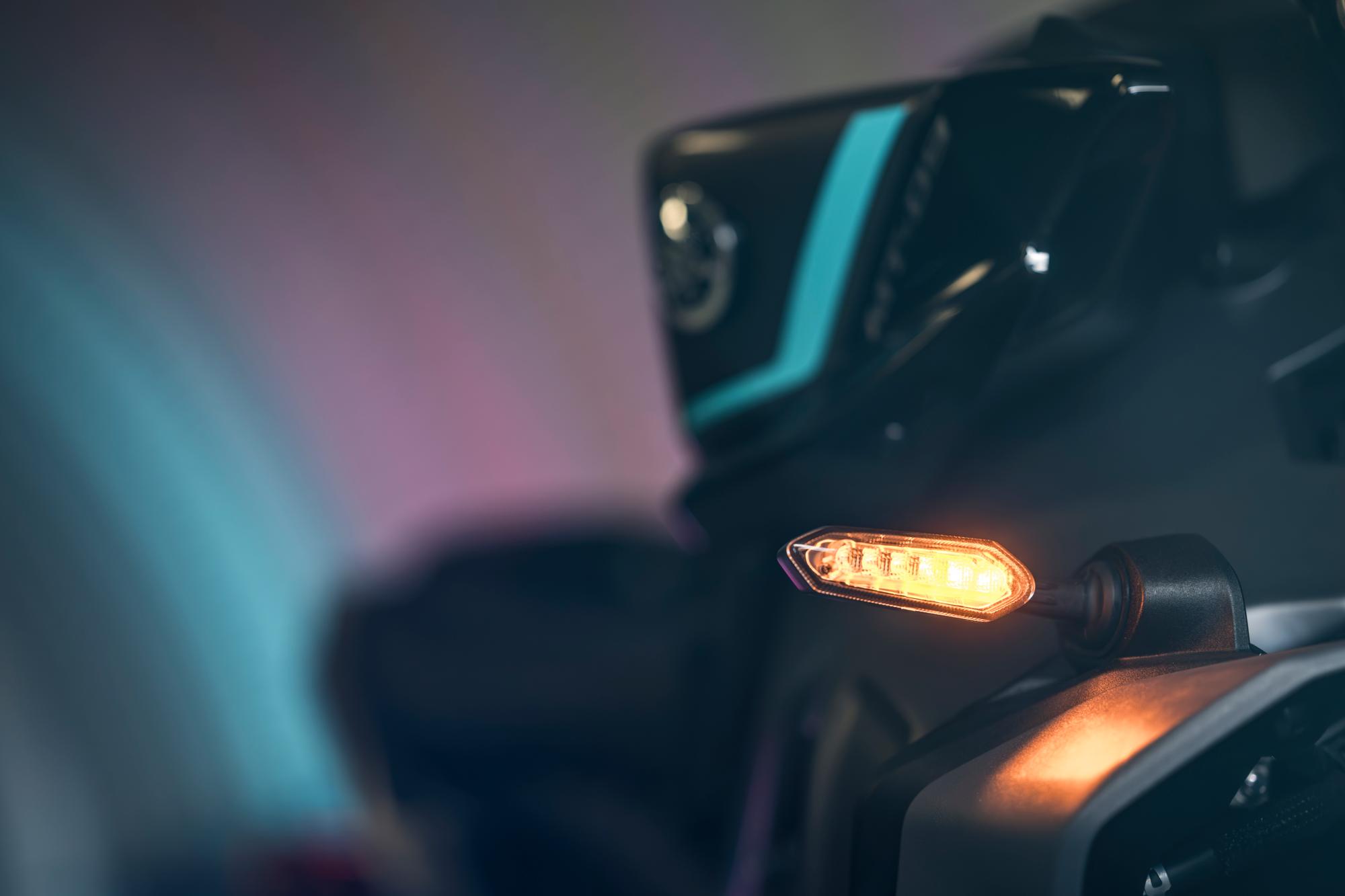 220 mm Sequential LED Blinker Set - Accessories - Yamaha Motor