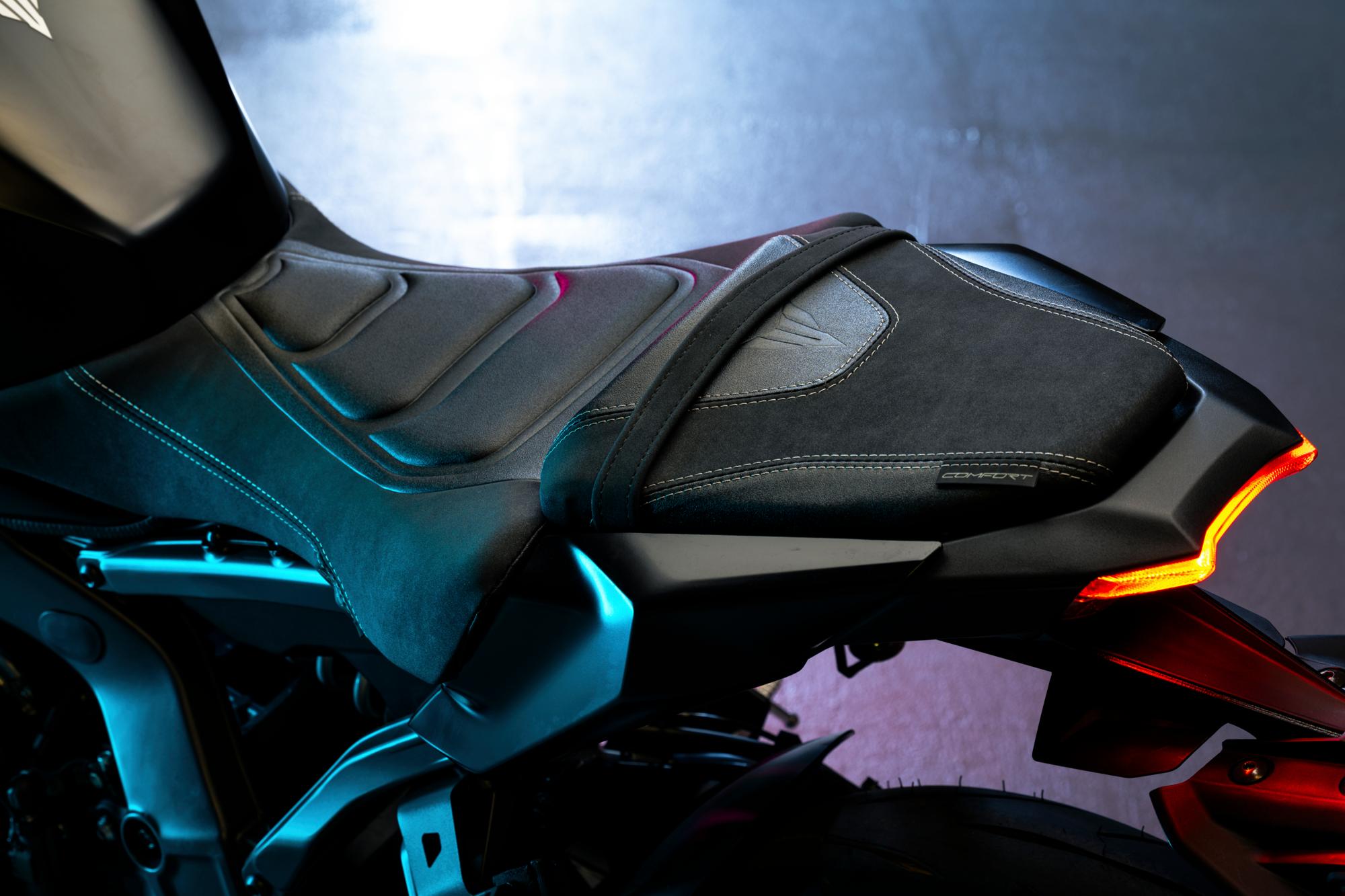 MT-09 Comfort Seat - Accessories - Yamaha Motor