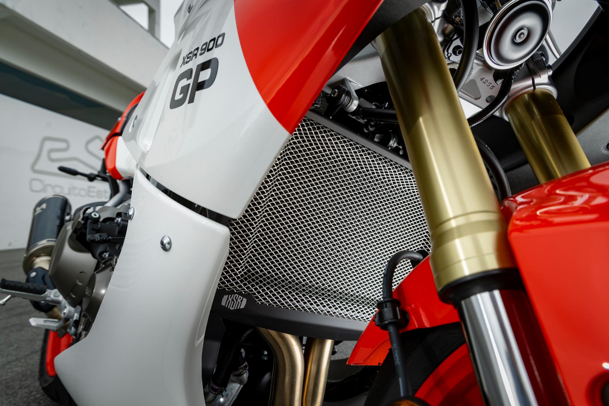 Kryt chladiče XSR900 - Příslušenství - Yamaha Motor