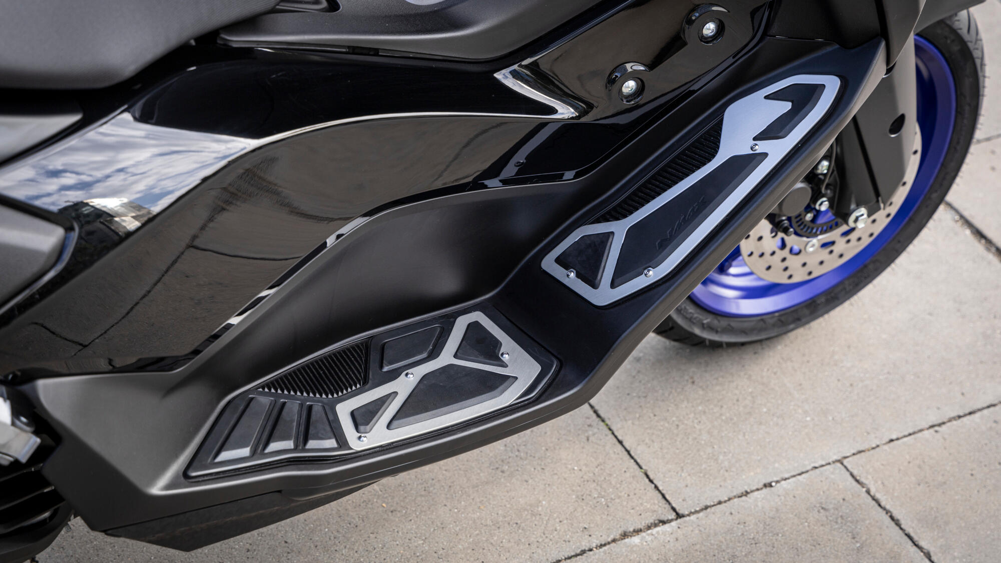 NMAX 125 - Scooters - Yamaha Motor