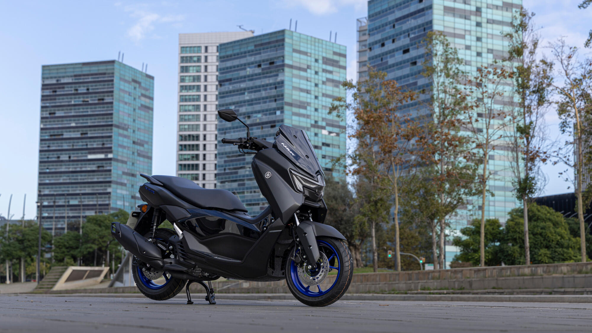 NMAX 125 - Scooters - Yamaha Motor