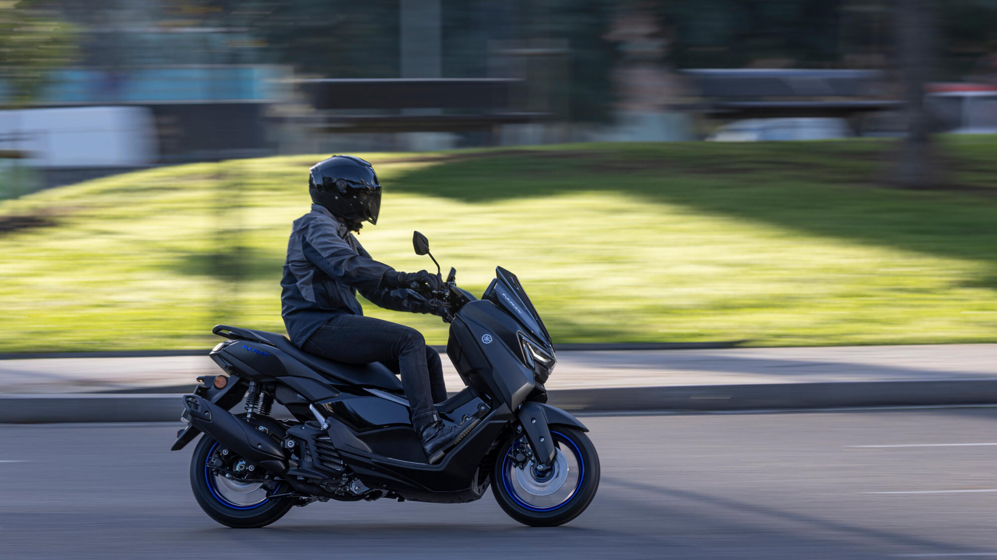 NMAX 125 - Scooters - Yamaha Motor