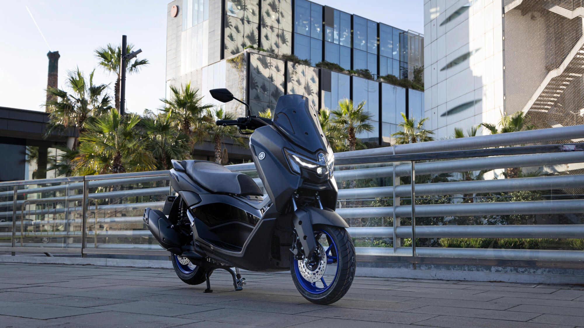 NMAX 125 - Scooters - Yamaha Motor