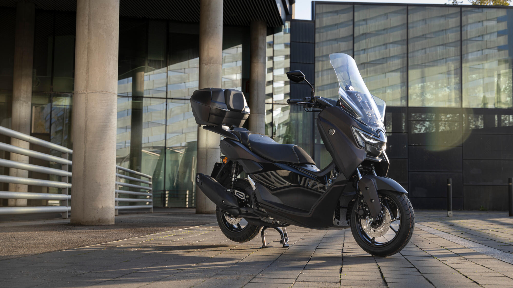 NMAX 125 Tech MAX - Scooters - Yamaha Motor