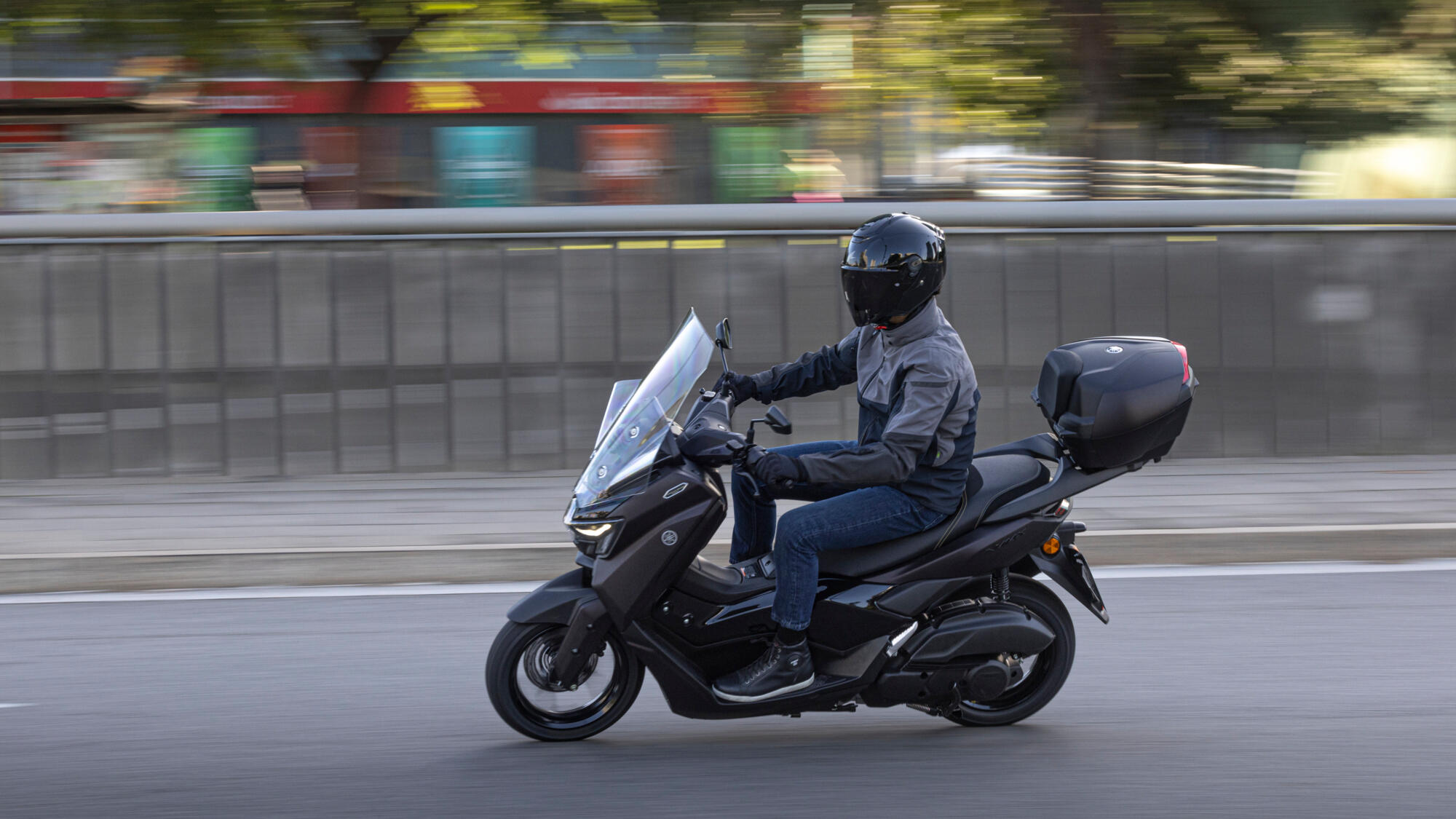 NMAX 125 Tech MAX - Scooters - Yamaha Motor