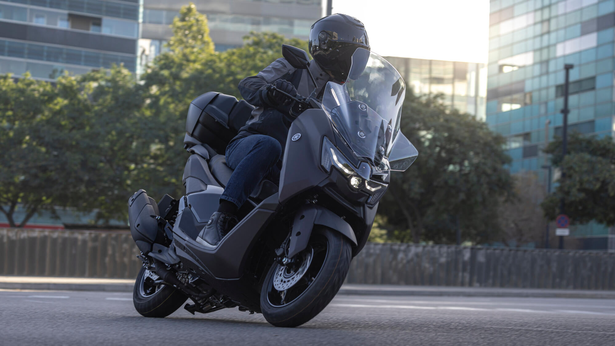 NMAX 125 Tech MAX - Scooters - Yamaha Motor