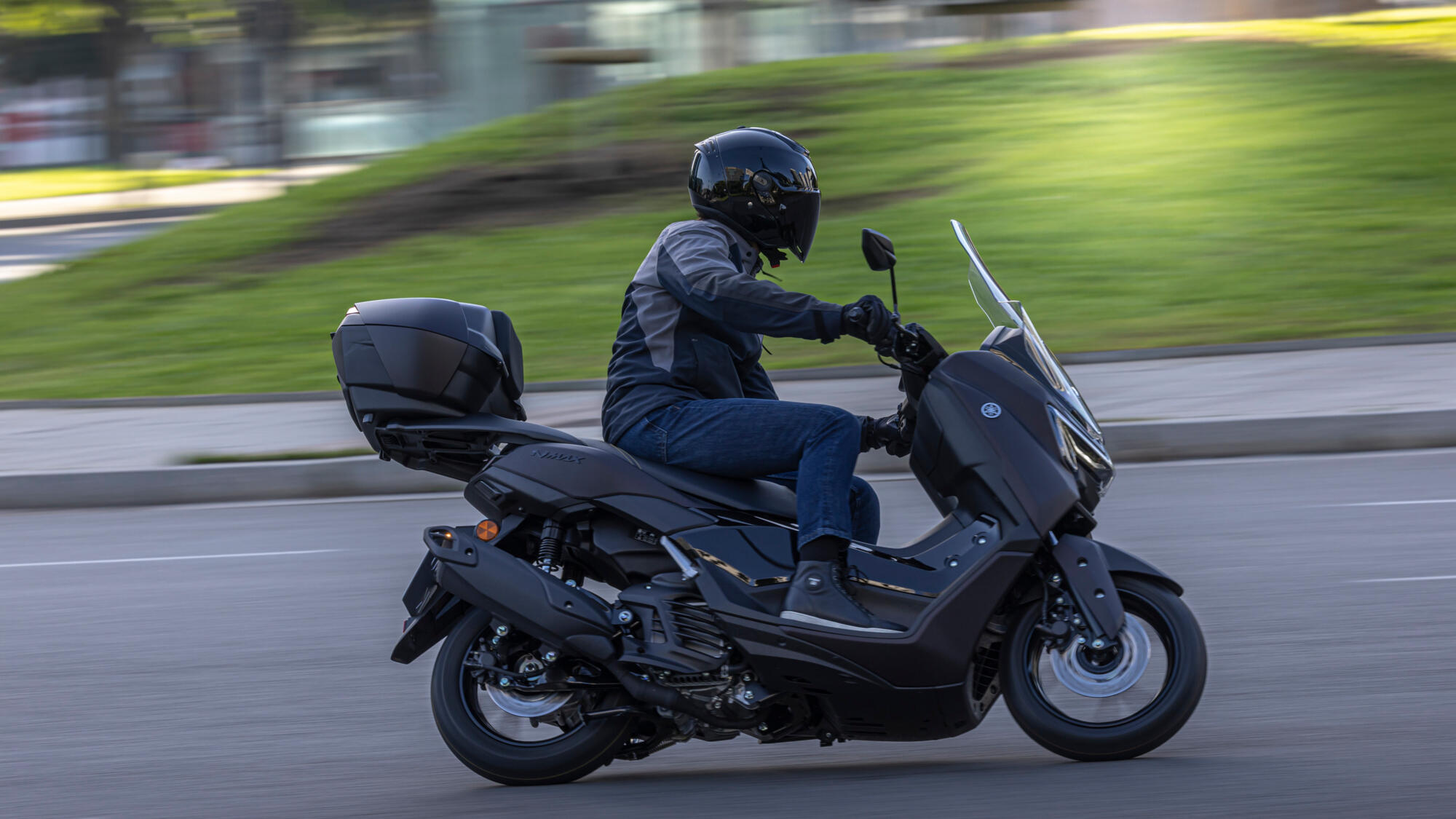 NMAX 125 Tech MAX - Scooters - Yamaha Motor