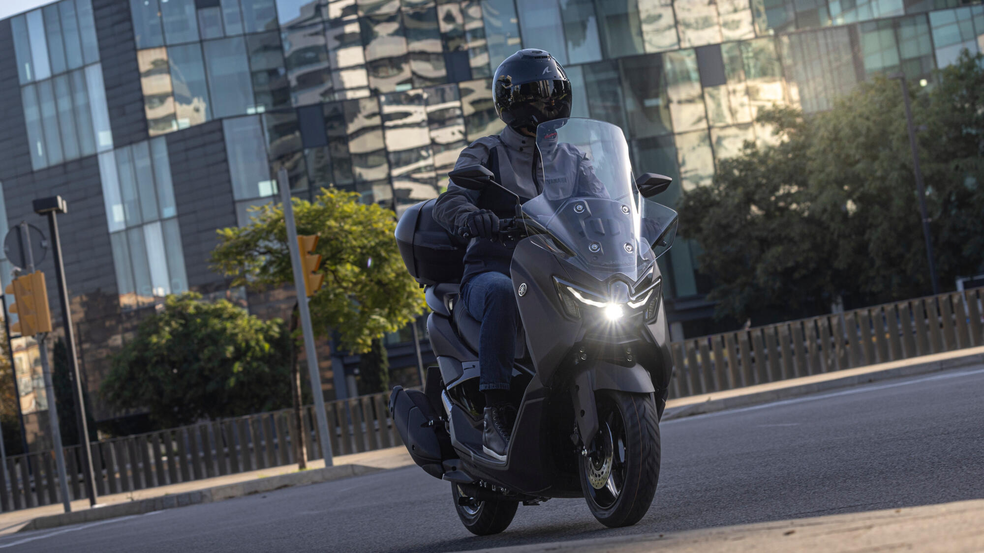 NMAX 125 Tech MAX - Scooters - Yamaha Motor