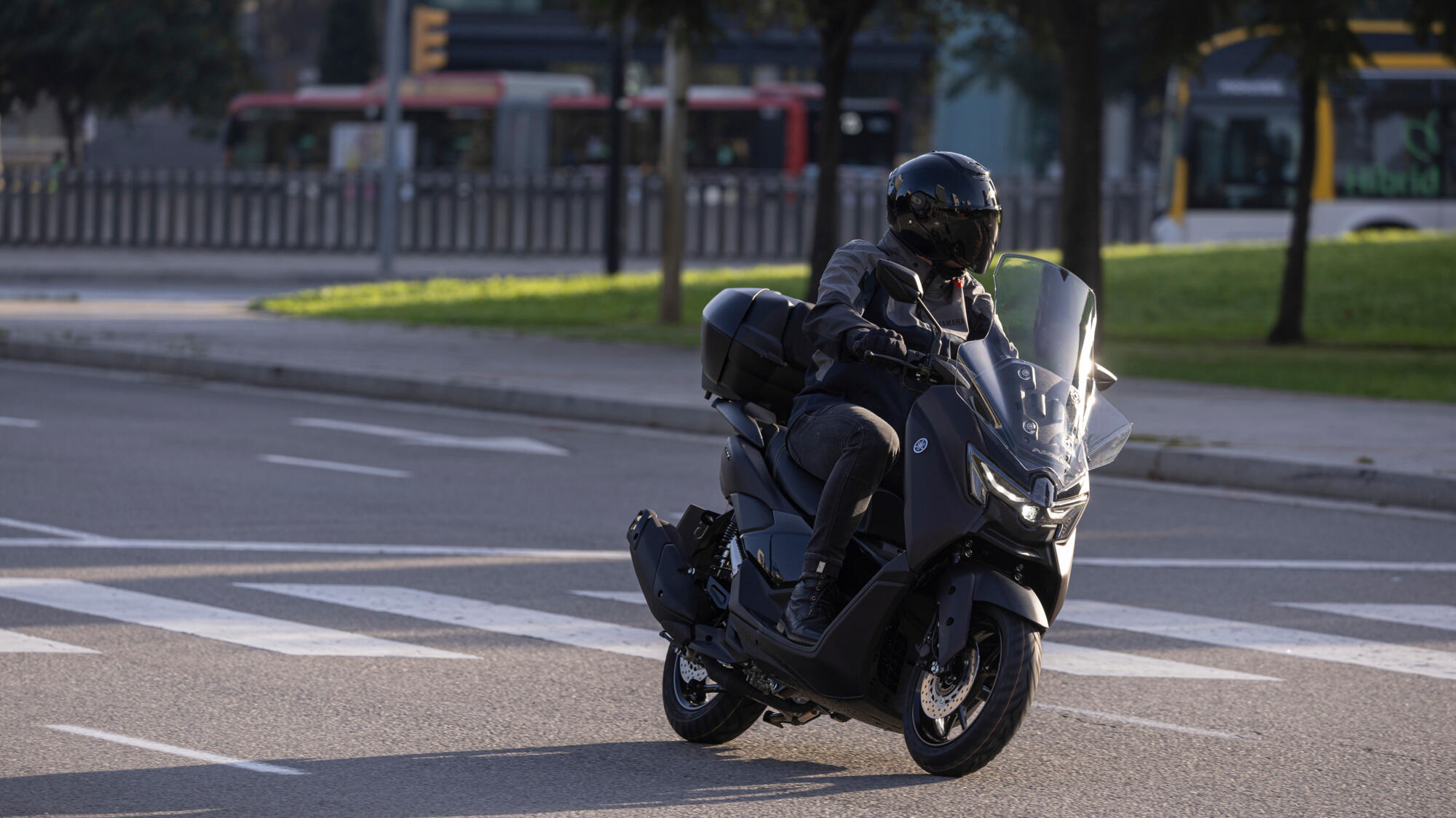 NMAX 125 Tech MAX - Scooters - Yamaha Motor