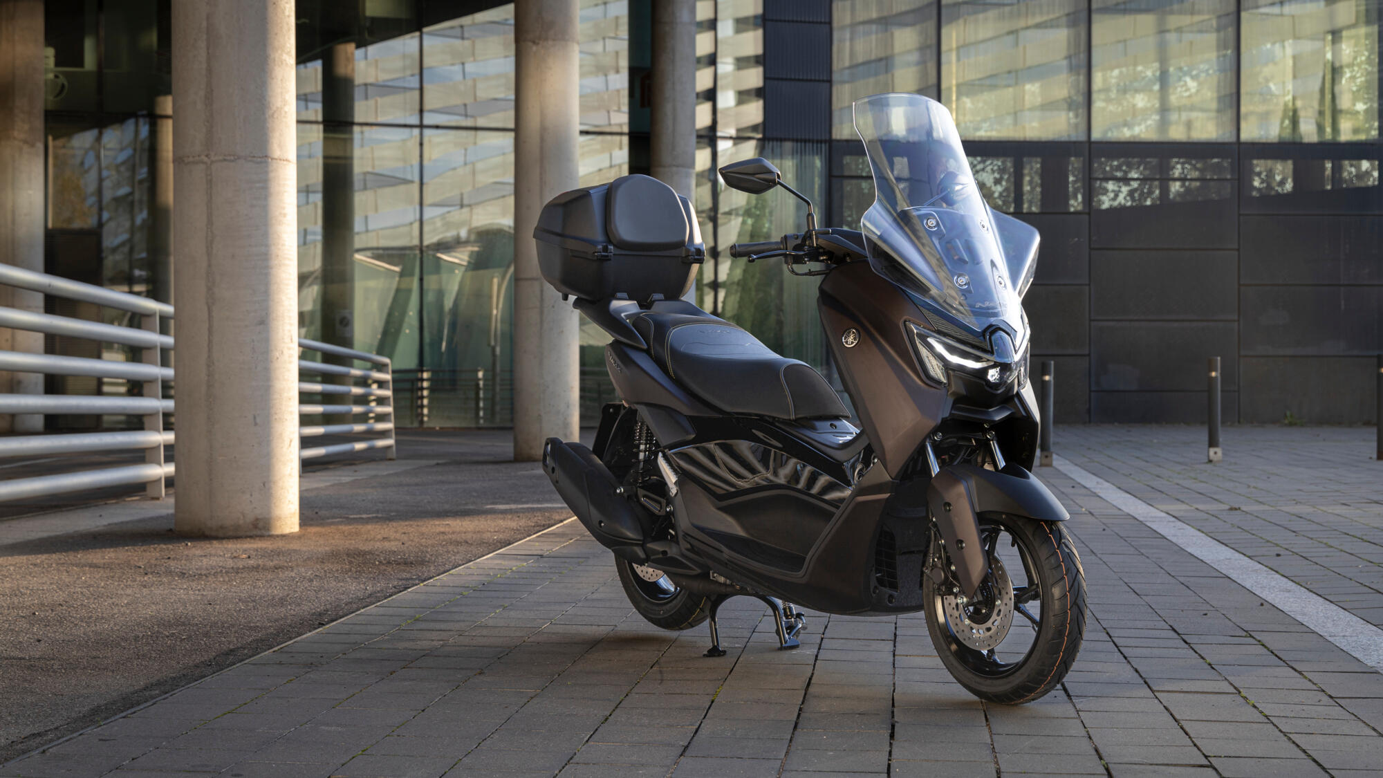 NMAX 125 Tech MAX - Scooters - Yamaha Motor