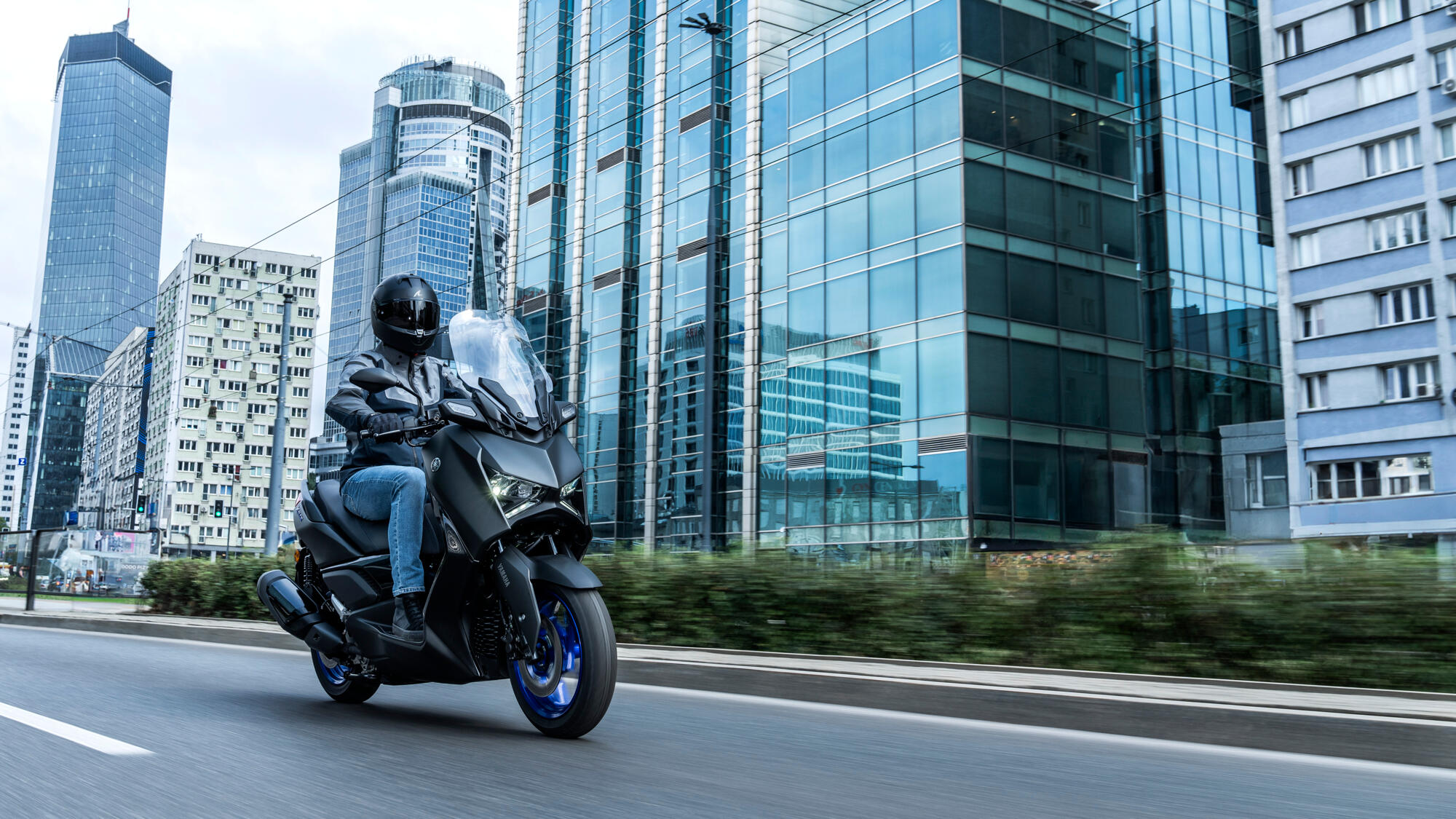 Yamaha XMAX 300 2025 Icon Black | Motopark.cz