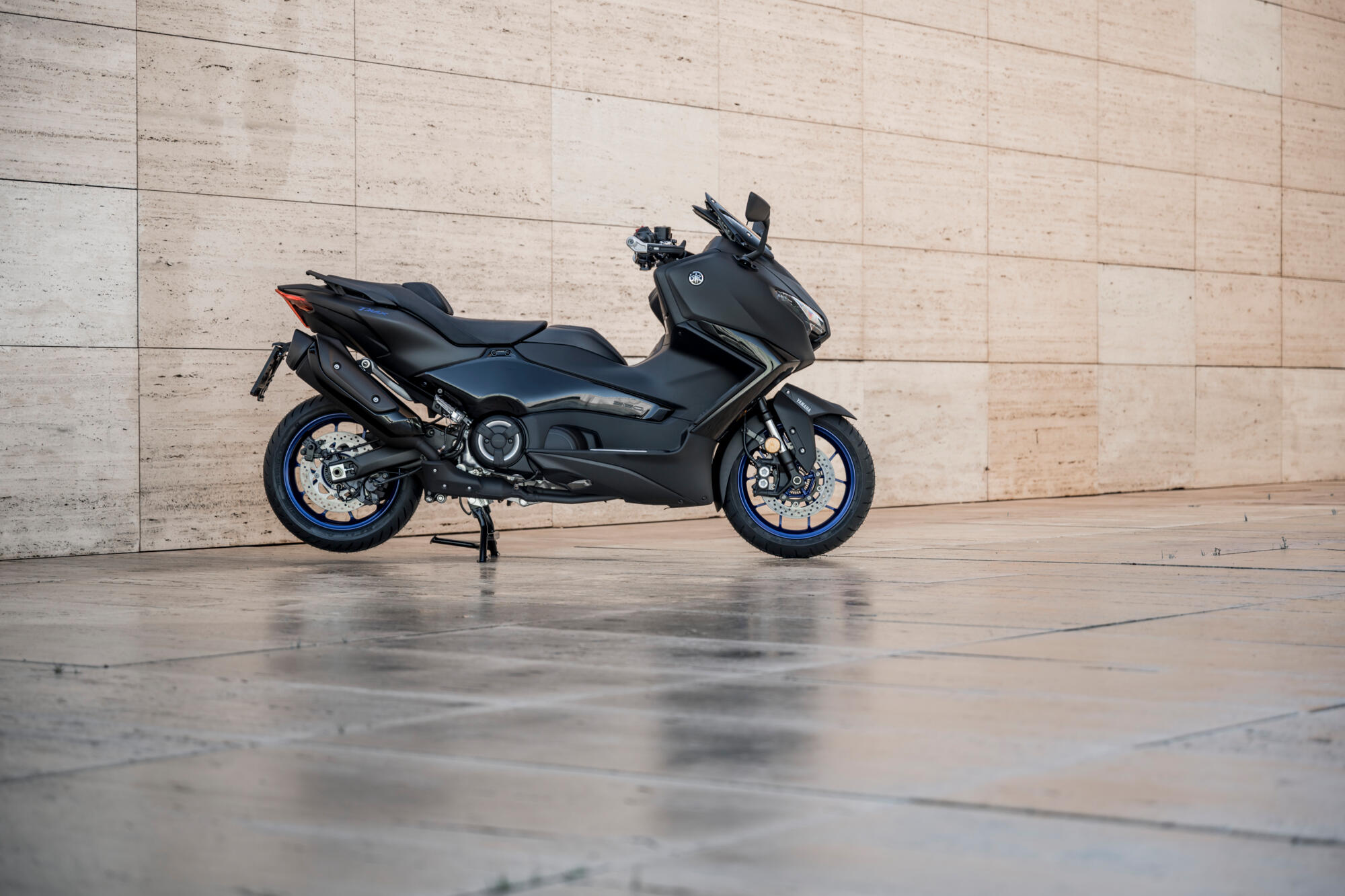 TMAX - Scooters - Yamaha Motor