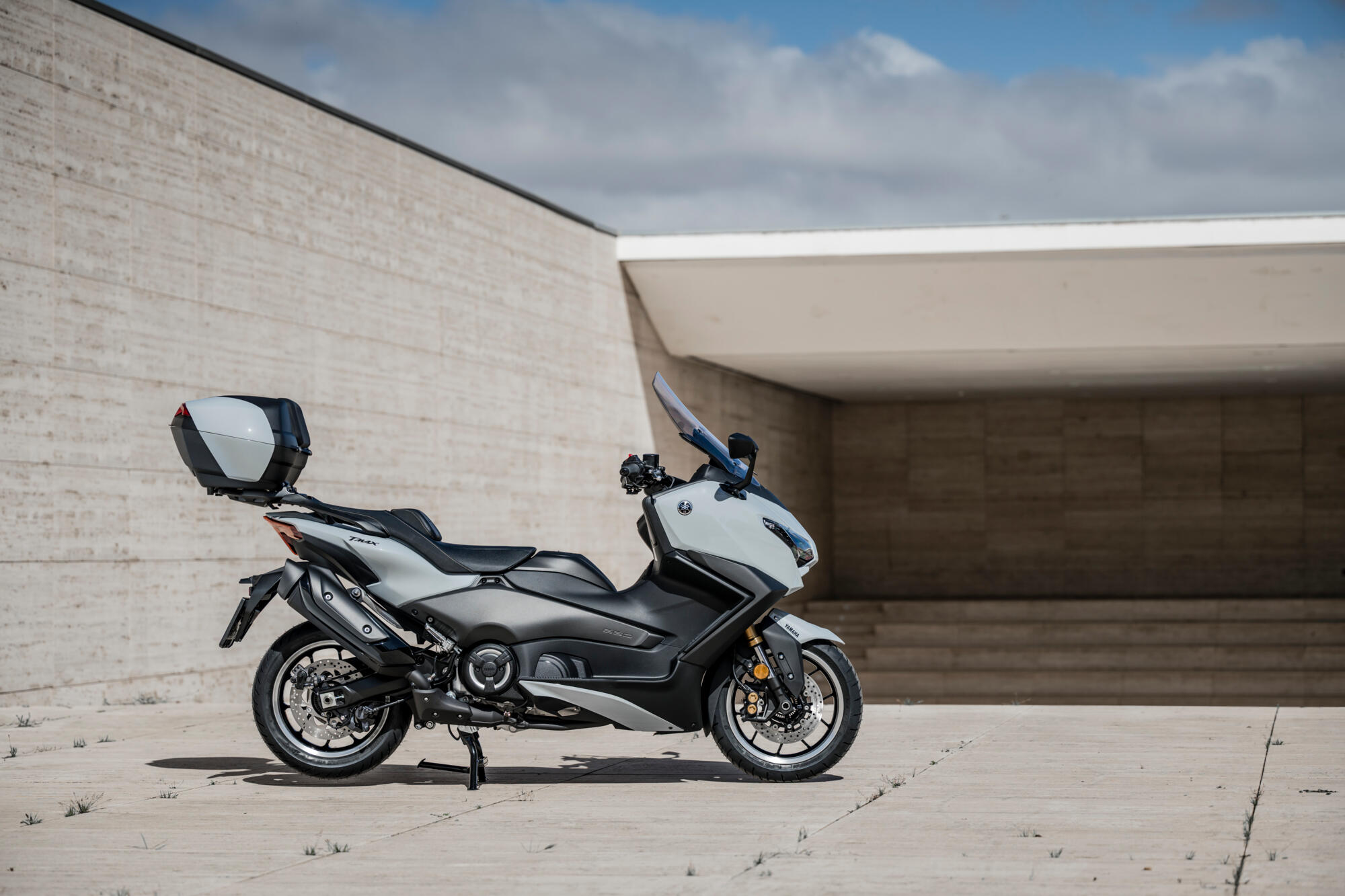 TMAX Tech MAX - Scooters - Yamaha Motor